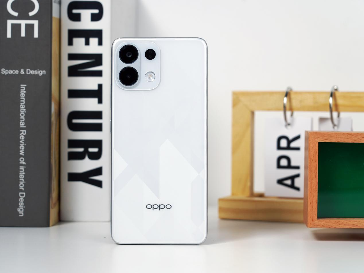 物理散热风扇+骁龙8s Gen4芯片 OPPO这款中端机何止是强啊！-泡泡网