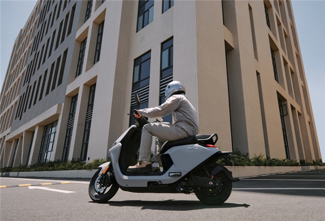 上下班代步电摩怎么选?100KM真续航,九号电动M95c+ Mk2体验越级-泡泡网